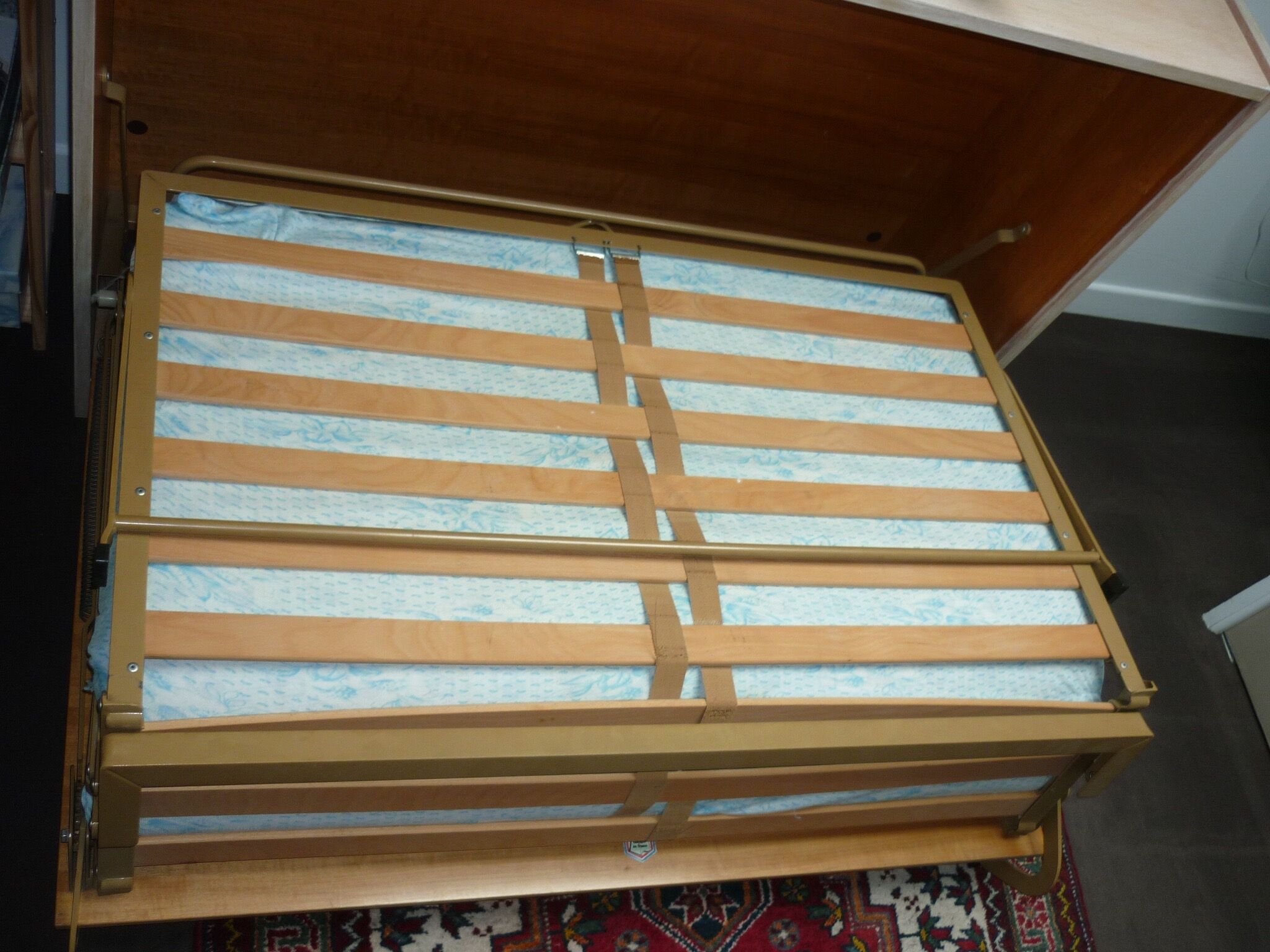 Meuble lit pliant dans une commode | Selency