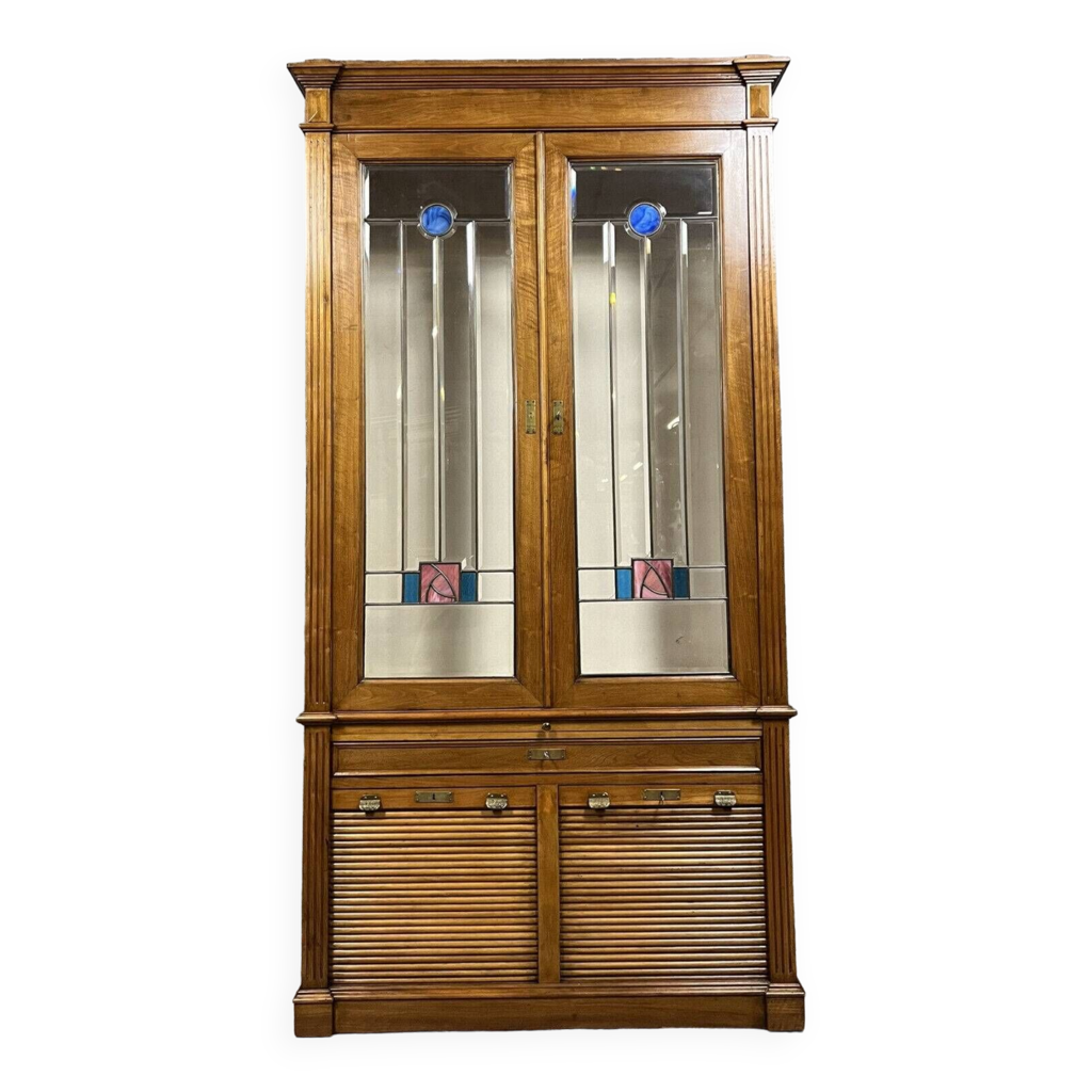 Rare et importante bibliothéque estampillée époque Art Nouveau en noyer ...