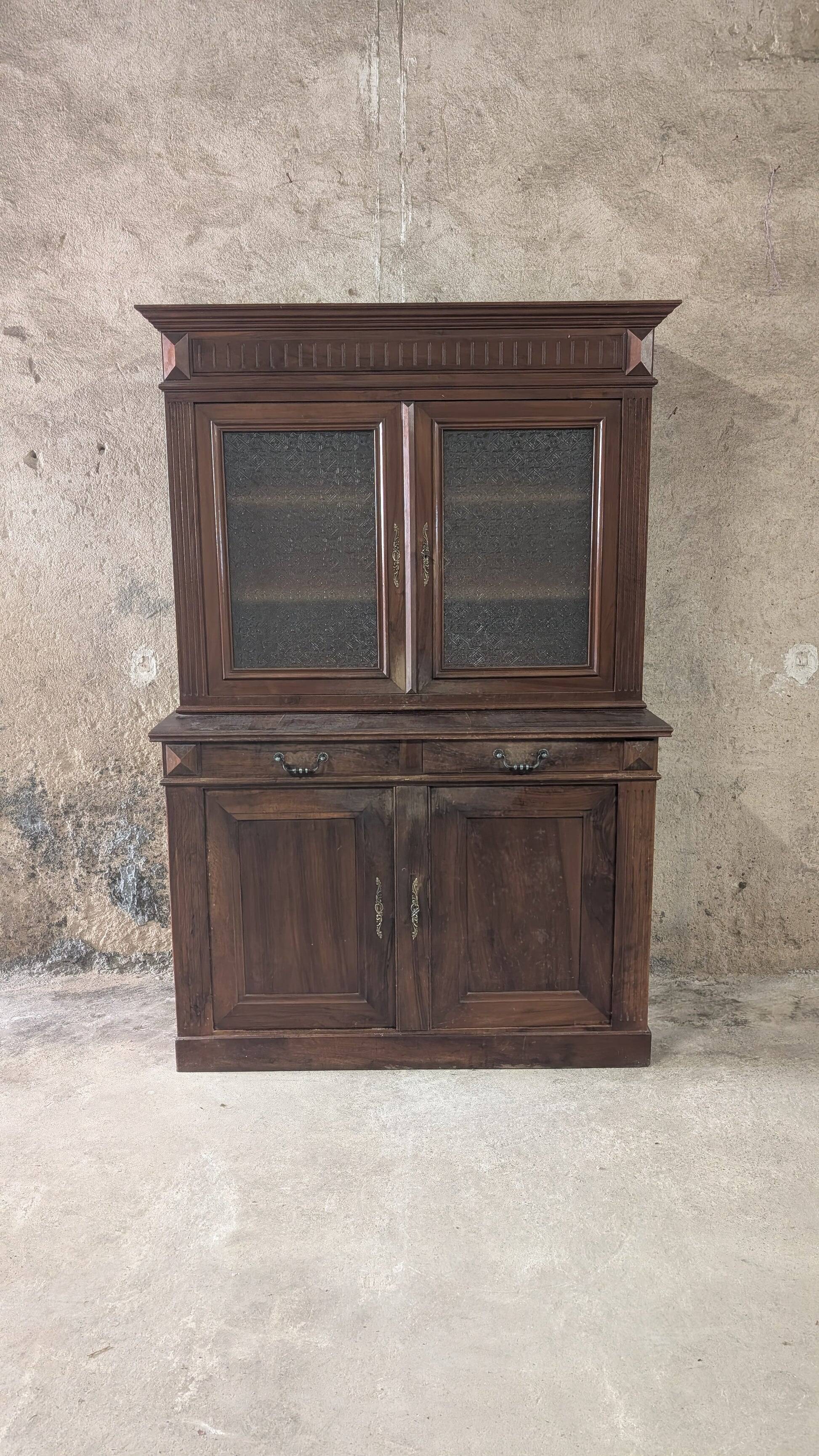 Buffet vitré en bois massif | Selency