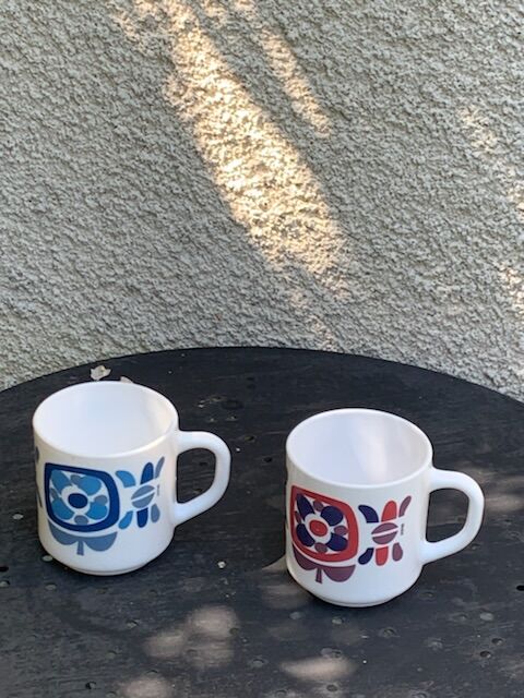Deux mugs mobil collector avec leur célèbre design vintage | Selency