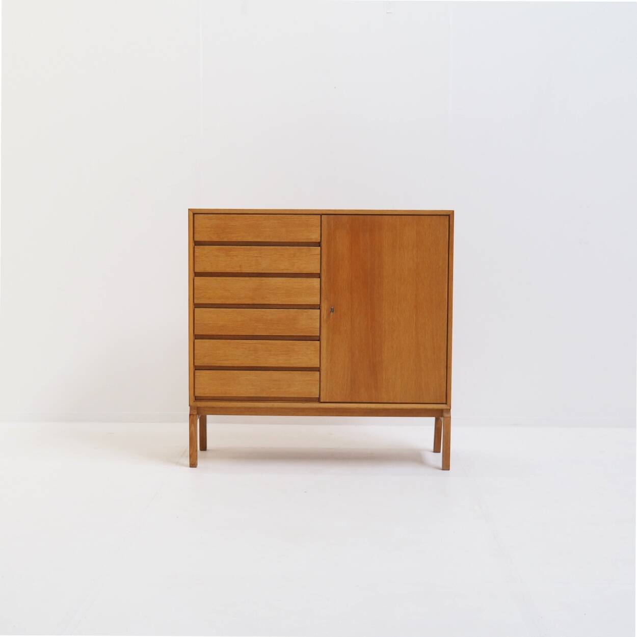 Armoire ikea 'mtp dl' en chêne naturel, conçue par marian grabinski en ...