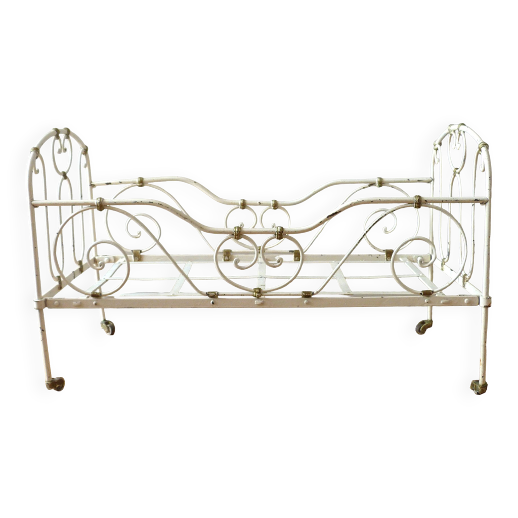 Ancien lit de poupée en fer forgé | Selency