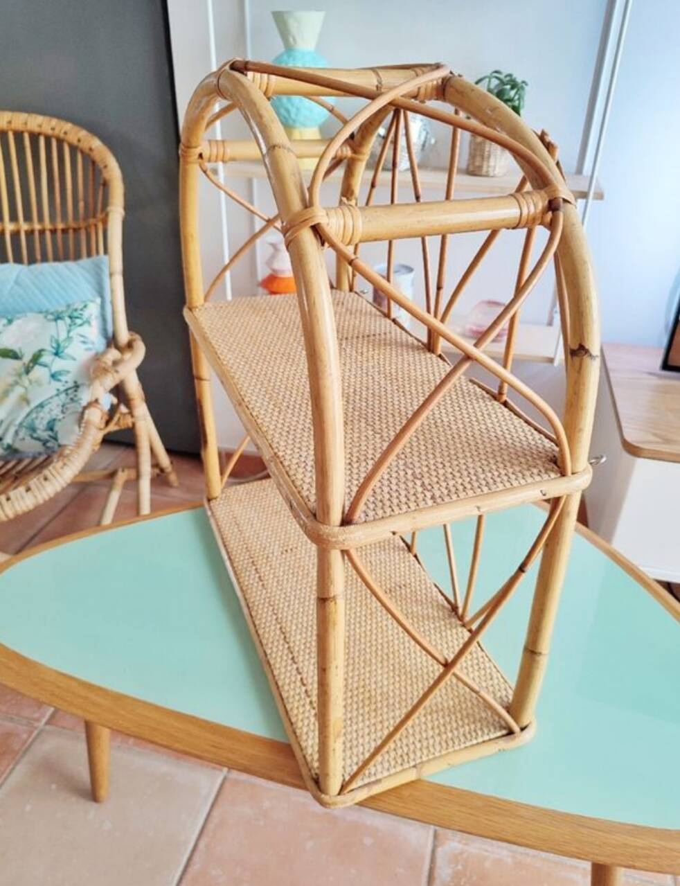 Étagère bibliothèque murale en rotin osier vintage | Selency