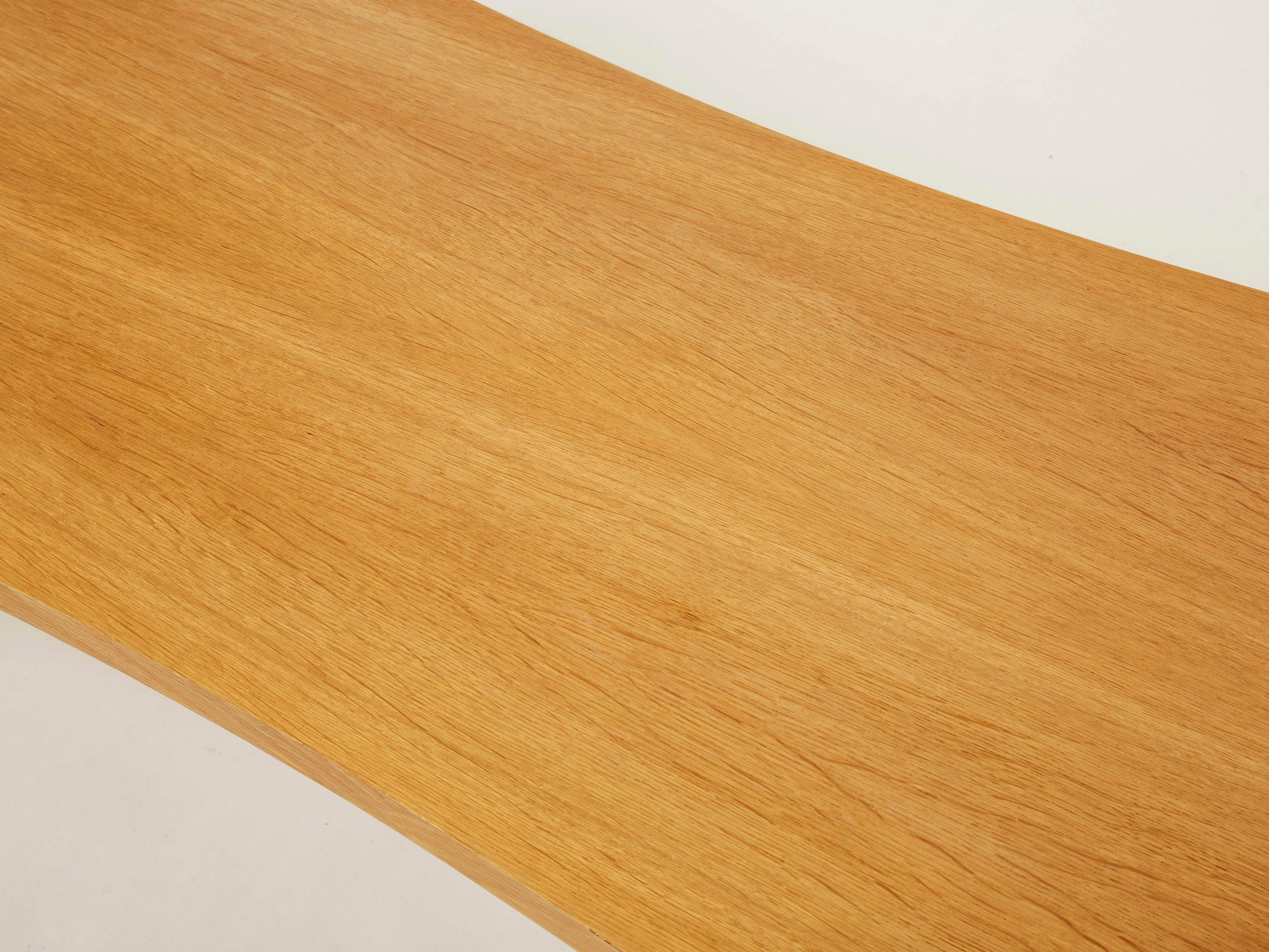 Table basse signé de Vincent Poujardieu forme libre en chêne 1992 | Selency