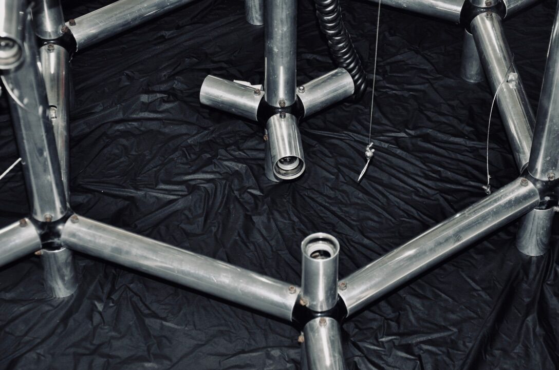 Lustre Lichtstruktur Par Trix & Robert Hausmann édition Swisslamp | Selency