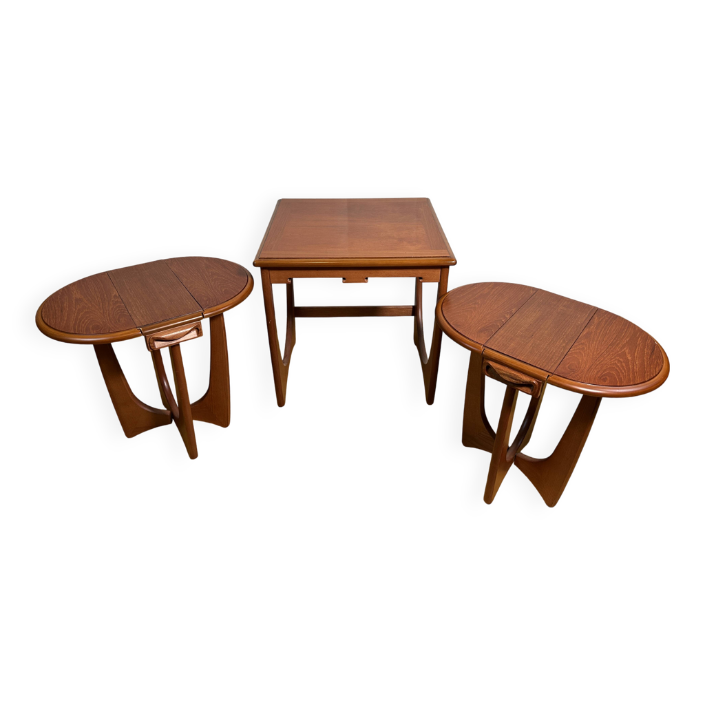 Tables gigognes vintage rétro en teck du milieu du siècle par GPlan 1970 | Selency