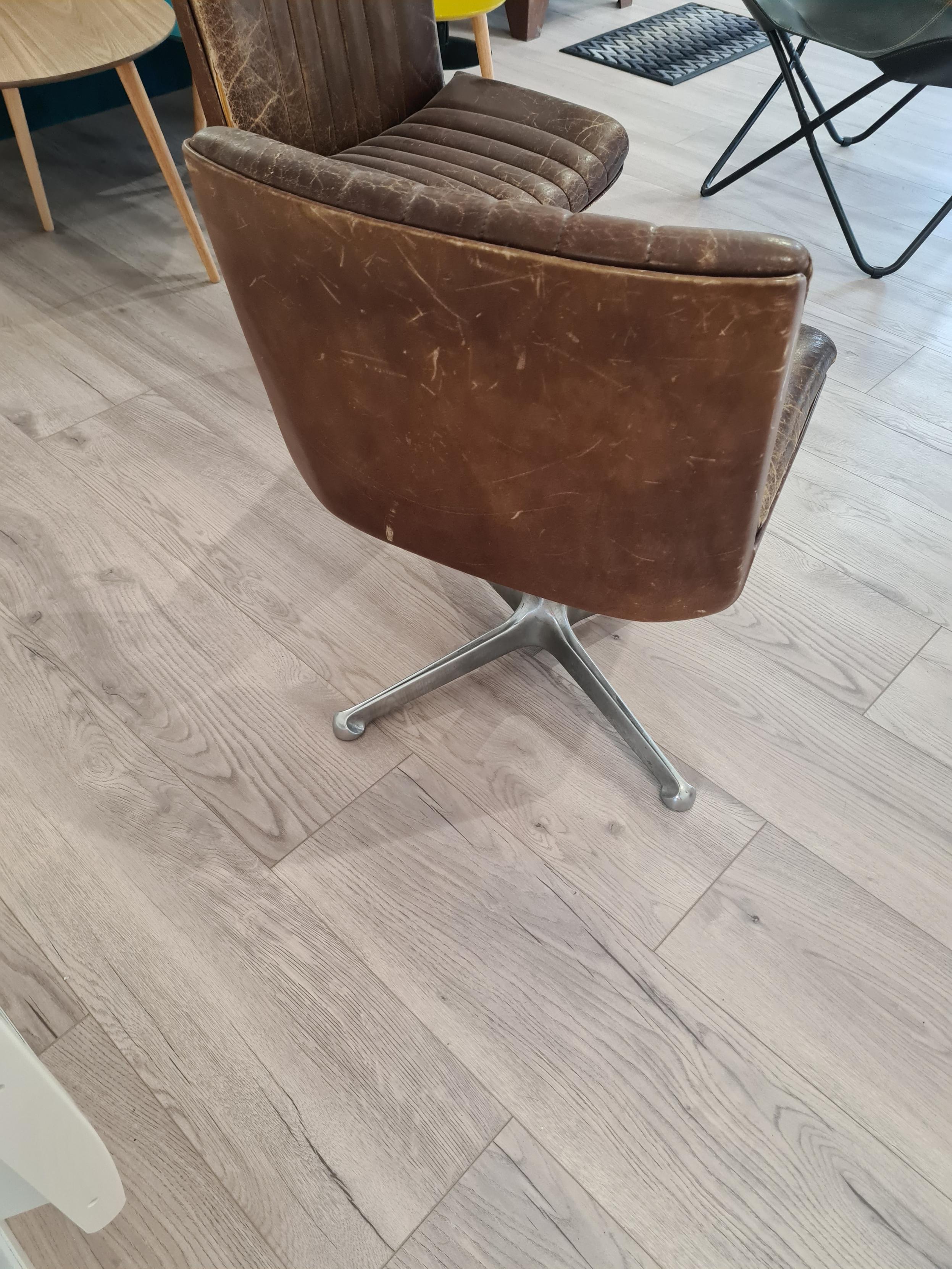 Fauteuils pivotant cuir marron pieds chrome | Selency