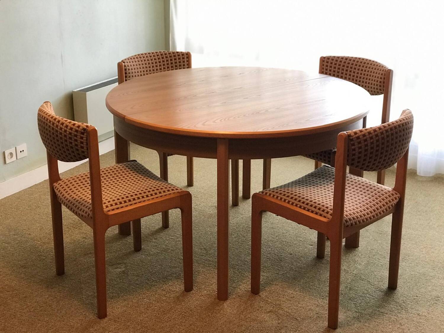 Table ronde et 4 chaises Vintage | Selency