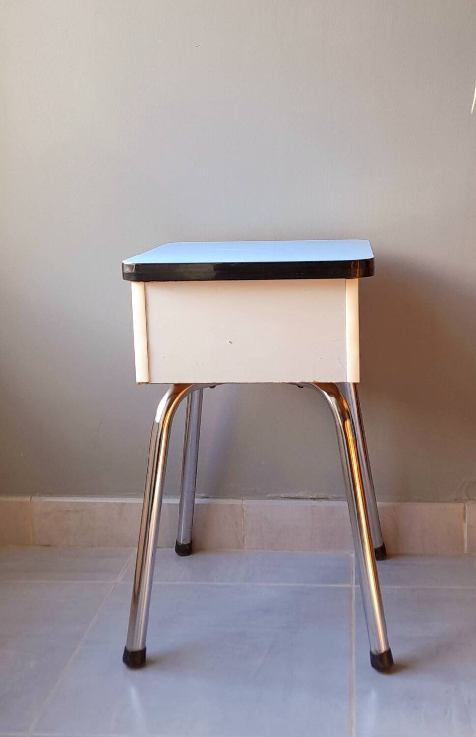 Tabouret coffre en formica 70s | Selency