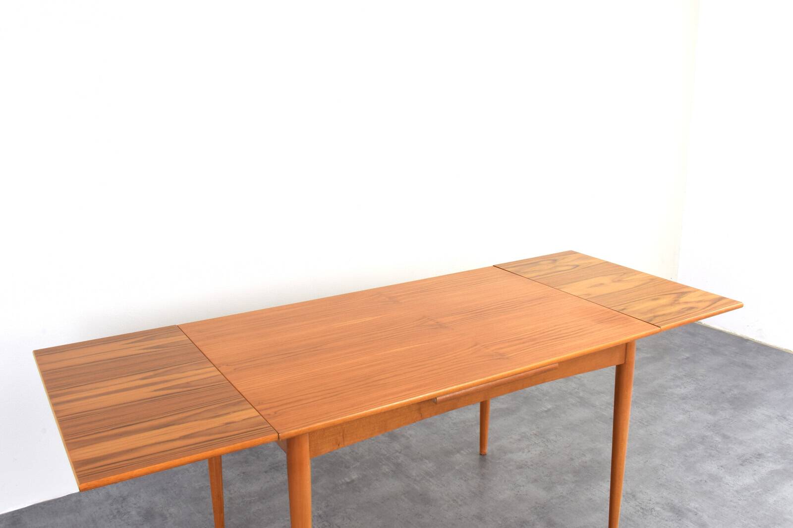 Table à manger extensible en teck danois du milieu du siècle, années 1960. | Selency