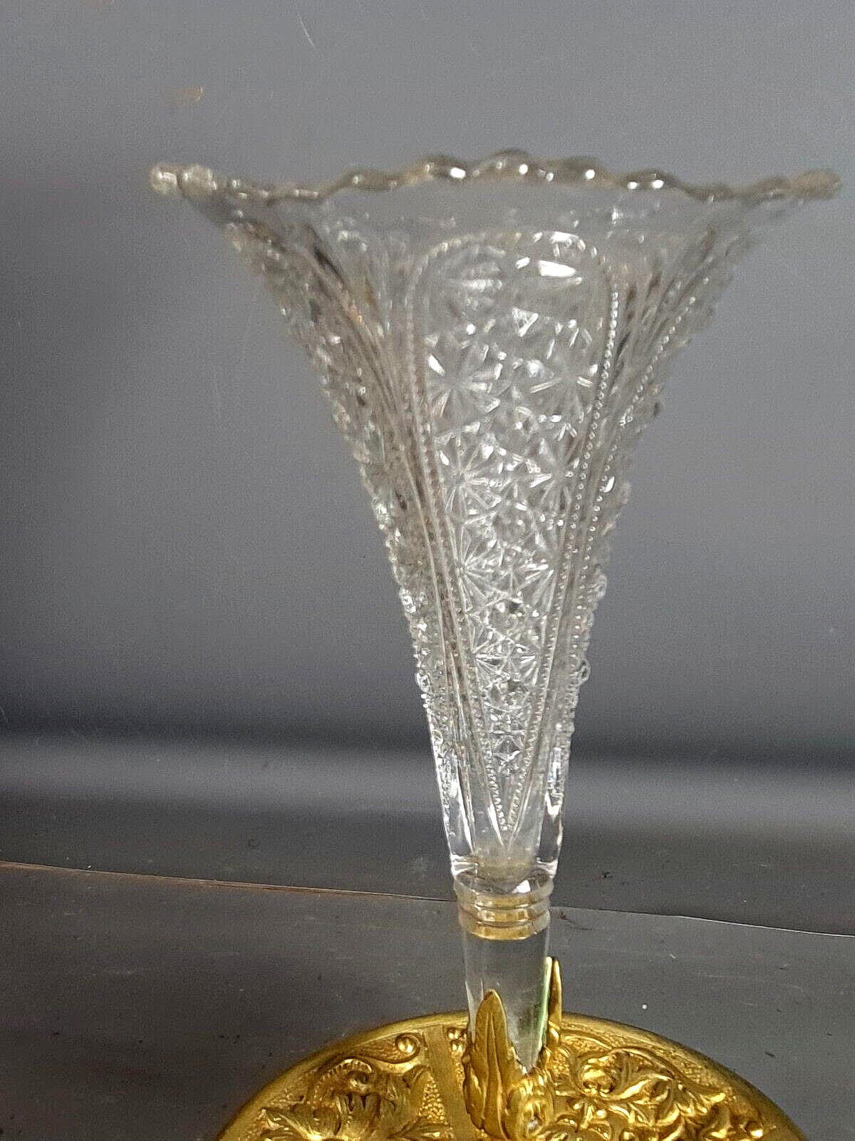 Ancien vase cornet verre diamanté et bronze doré | Selency