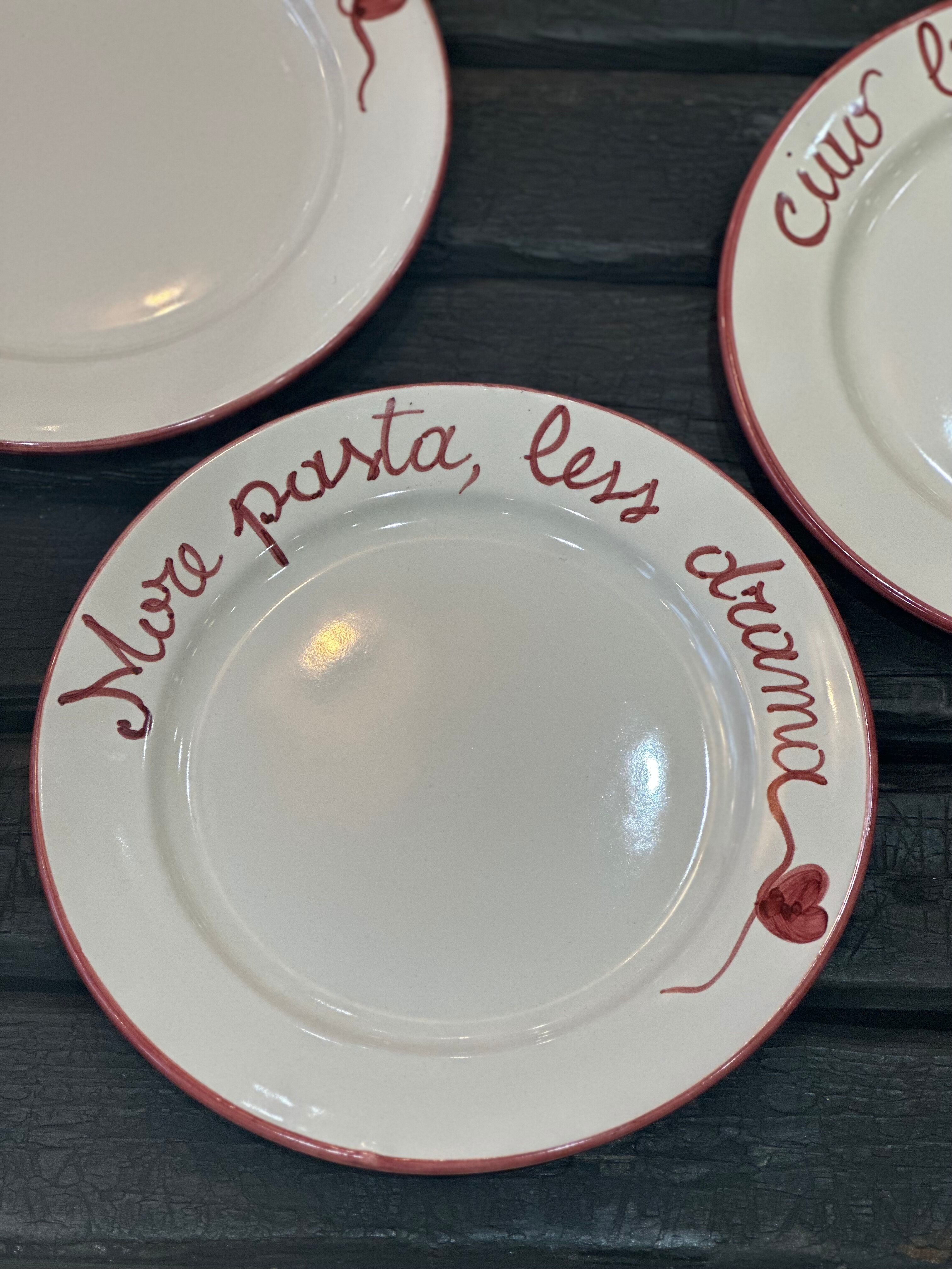 Assiette italienne peinte à la main "More Pasta, less drama" | Selency