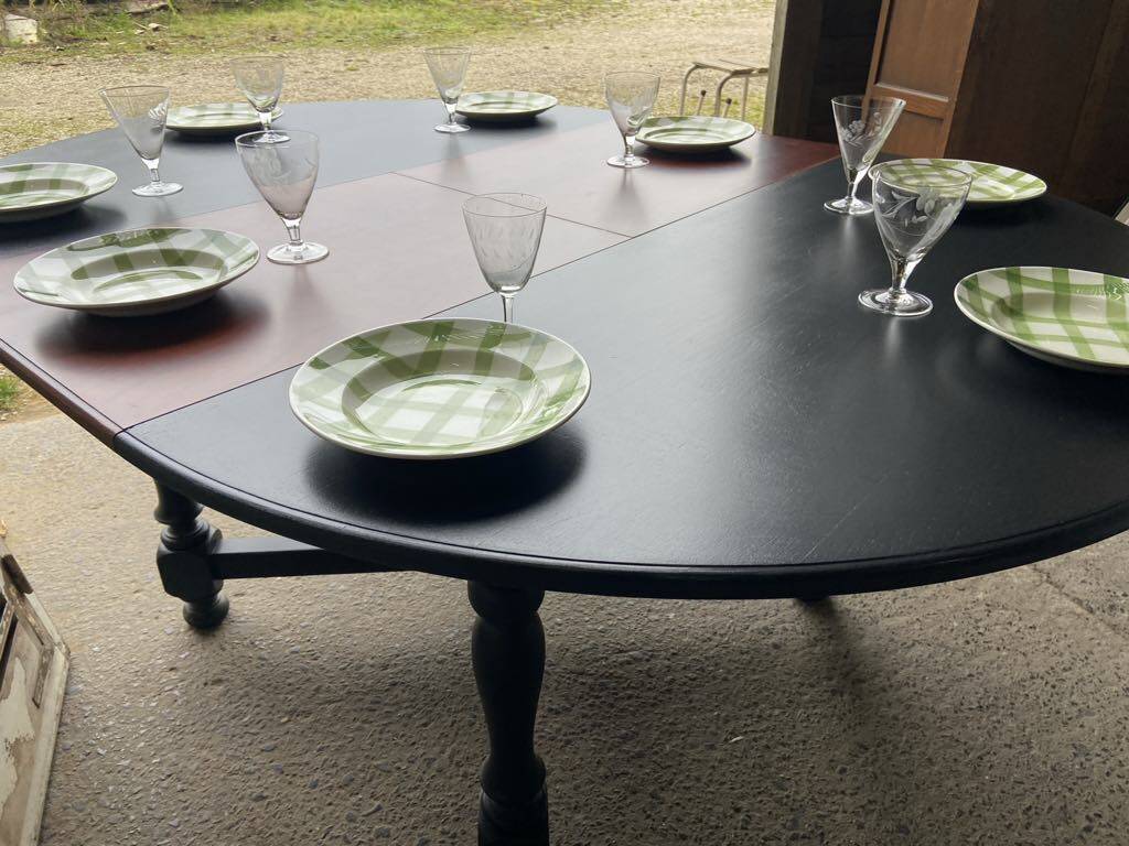 Table ronde avec rallonge intégrée | Selency