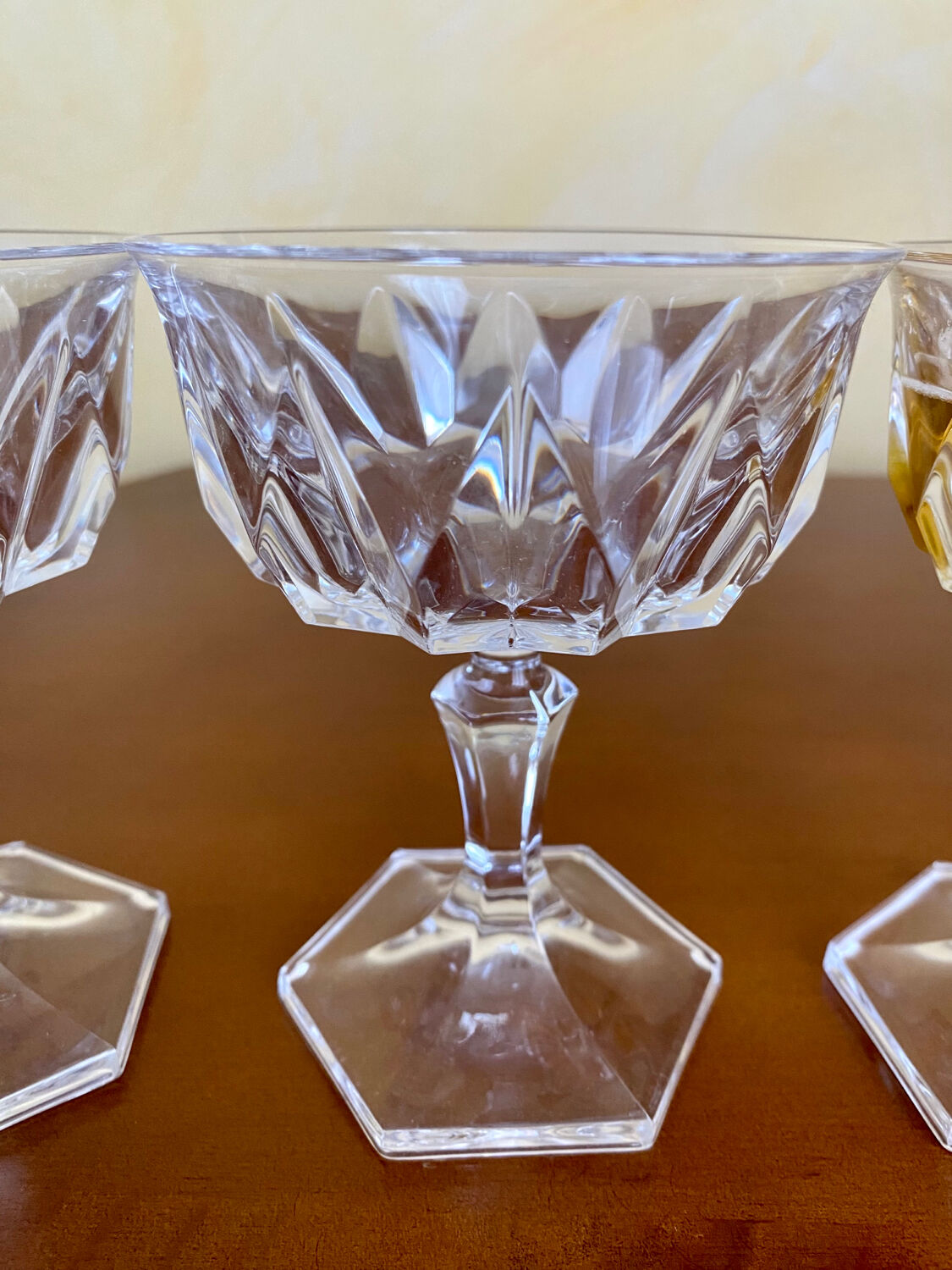 Ensemble de 6 coupes à pied, en cristal taillé | Selency