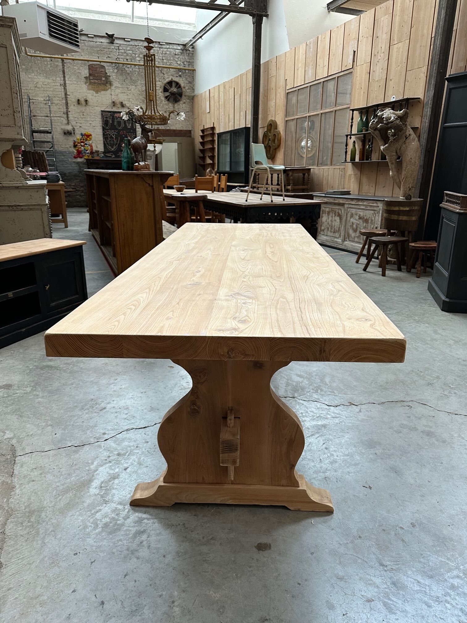 Table de style monastère en orme et son banc | Selency