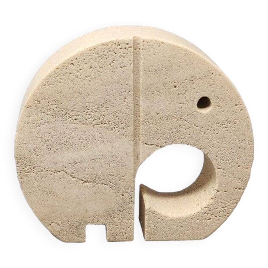 Sculpture originale d'éléphant en travertin des années 1970, style Enzo ...