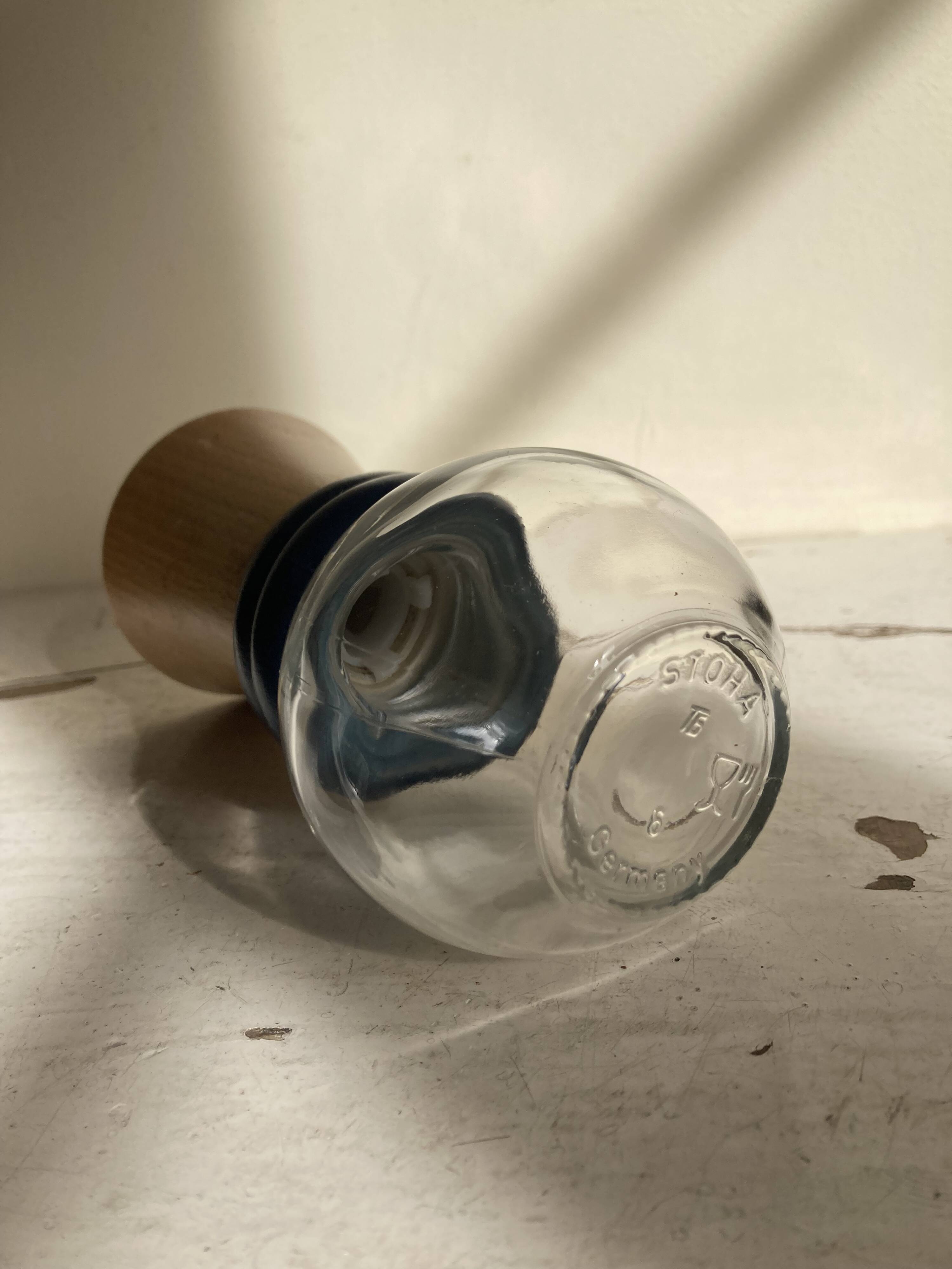 Moulin à poivre ou épices Stoha, made in Germany, bulle de verre et ...