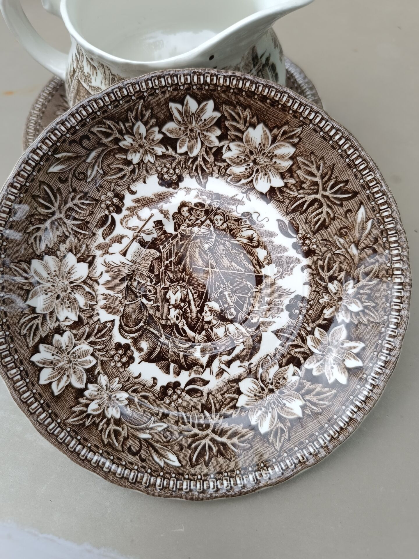 Ensemble porcelaine anglaise Royal Tudor collection Coaching taverns ...