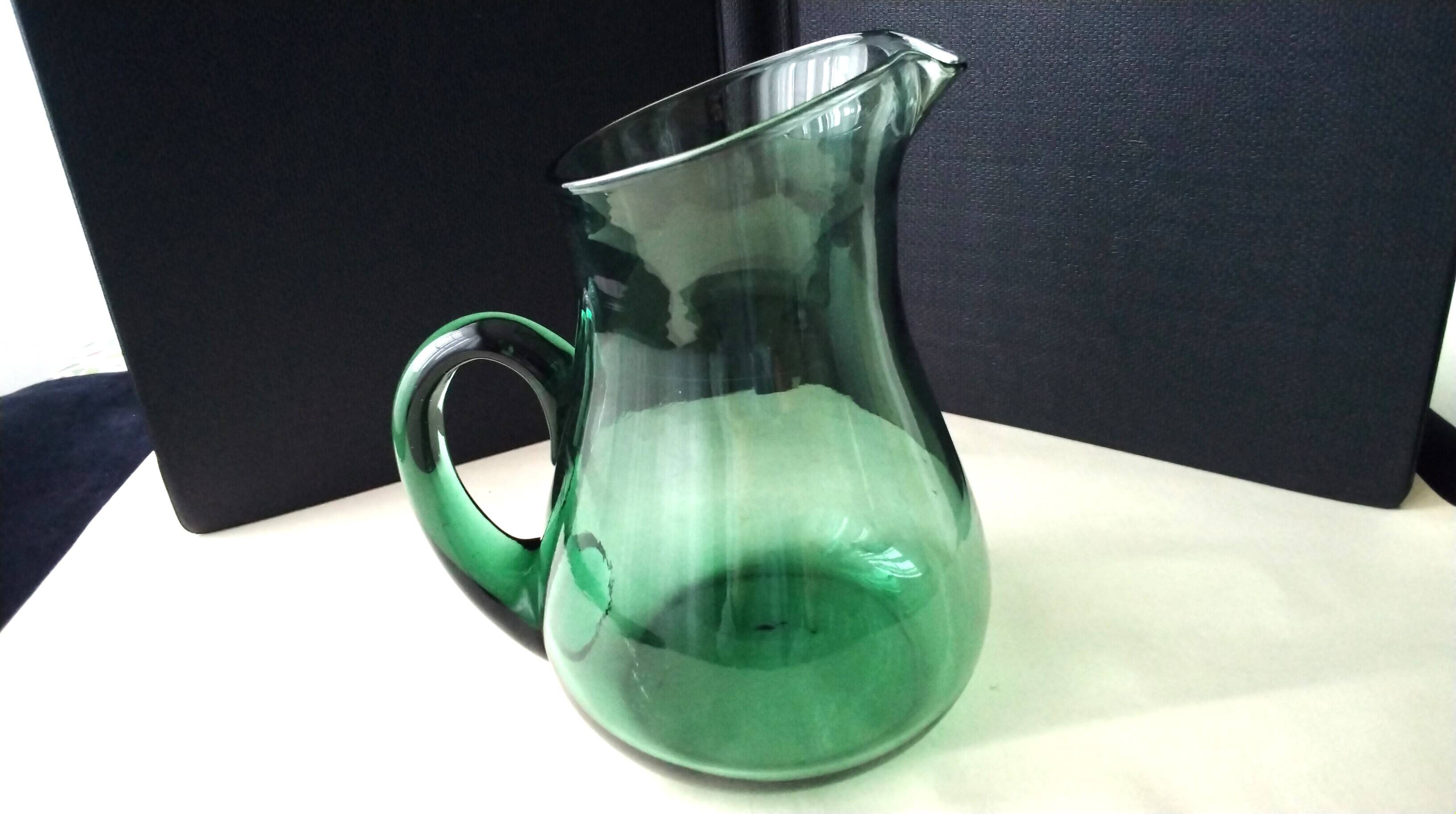 Carafe , pichet , broc à eau en verre soufflé 1.4 L | Selency