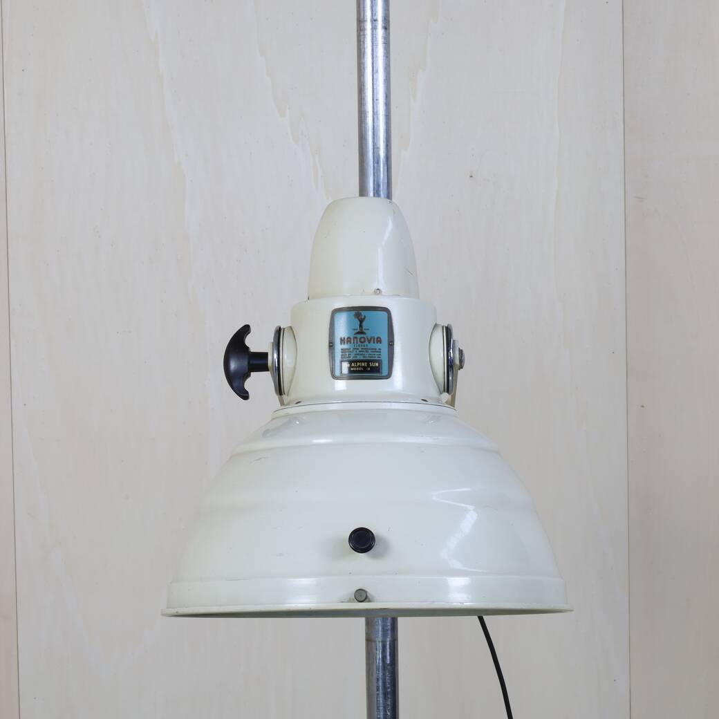 Vintage medical floor lamp hanovia alpine sun | Selency