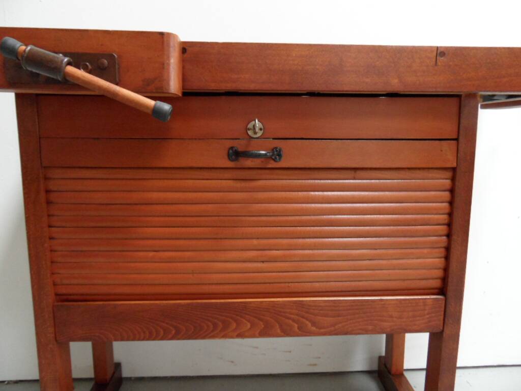 Industrial work bench with roller shutter | Selency