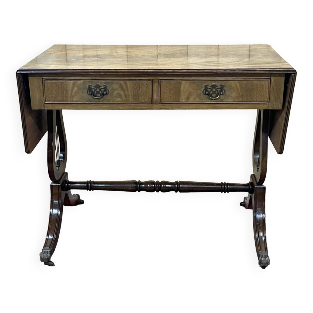 Bureau plat anglais avec tablettes, travail des années 1950 en acajou ...