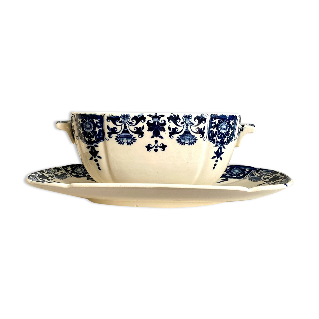 Saucière Gien en terre de fer, service "Ibis bleu" fin XIXème siècle ...