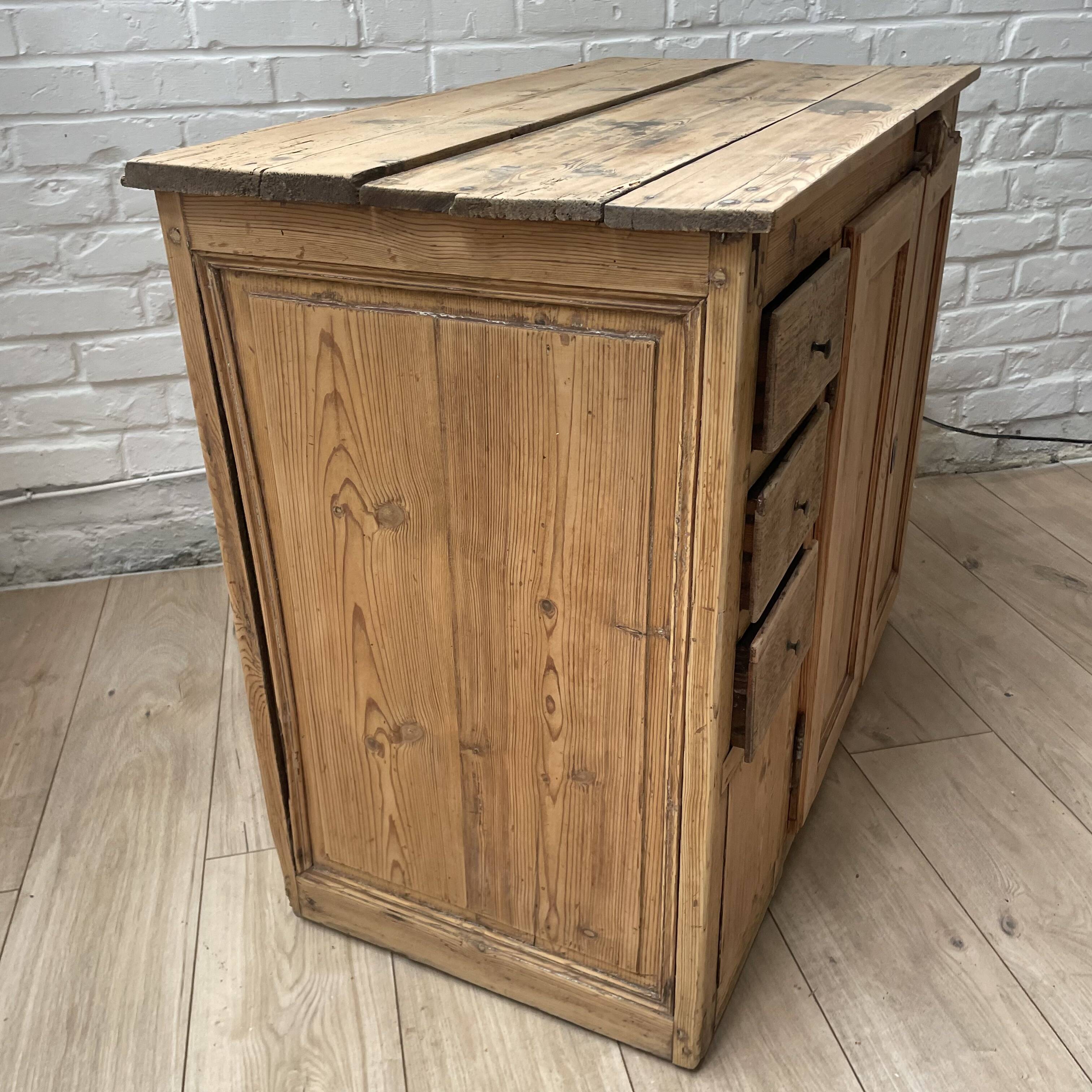 Meuble comptoir bas patiné | Selency