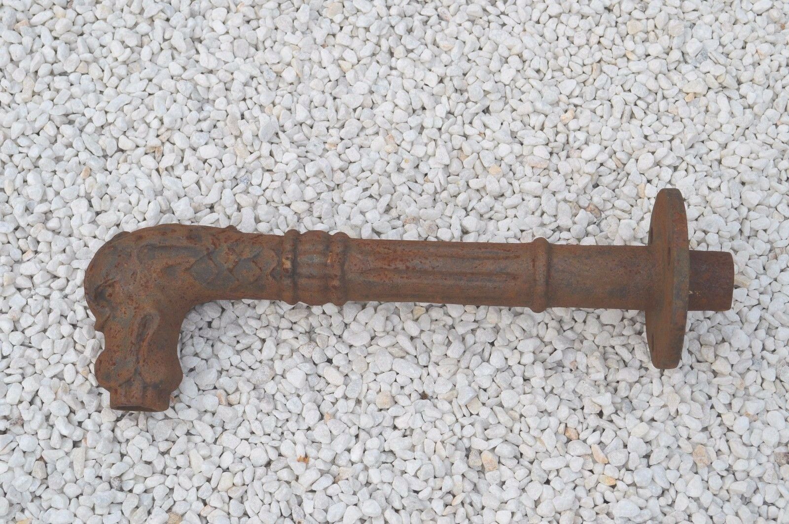 Robinet en fonte pour fontaine ou bassin, dauphin en fonte | Selency