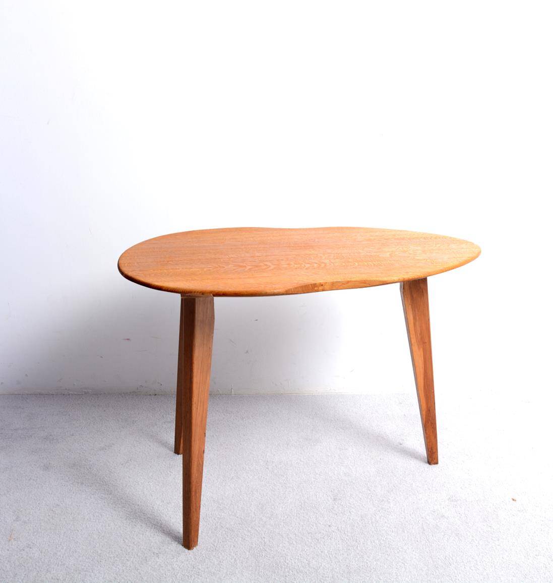 Table basse tripode, en chêne massif,édition Steiner | Selency