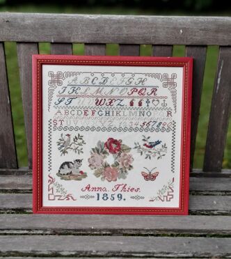 Cadre abécédaire Anna Thies 1959, broderie sous verre | Selency