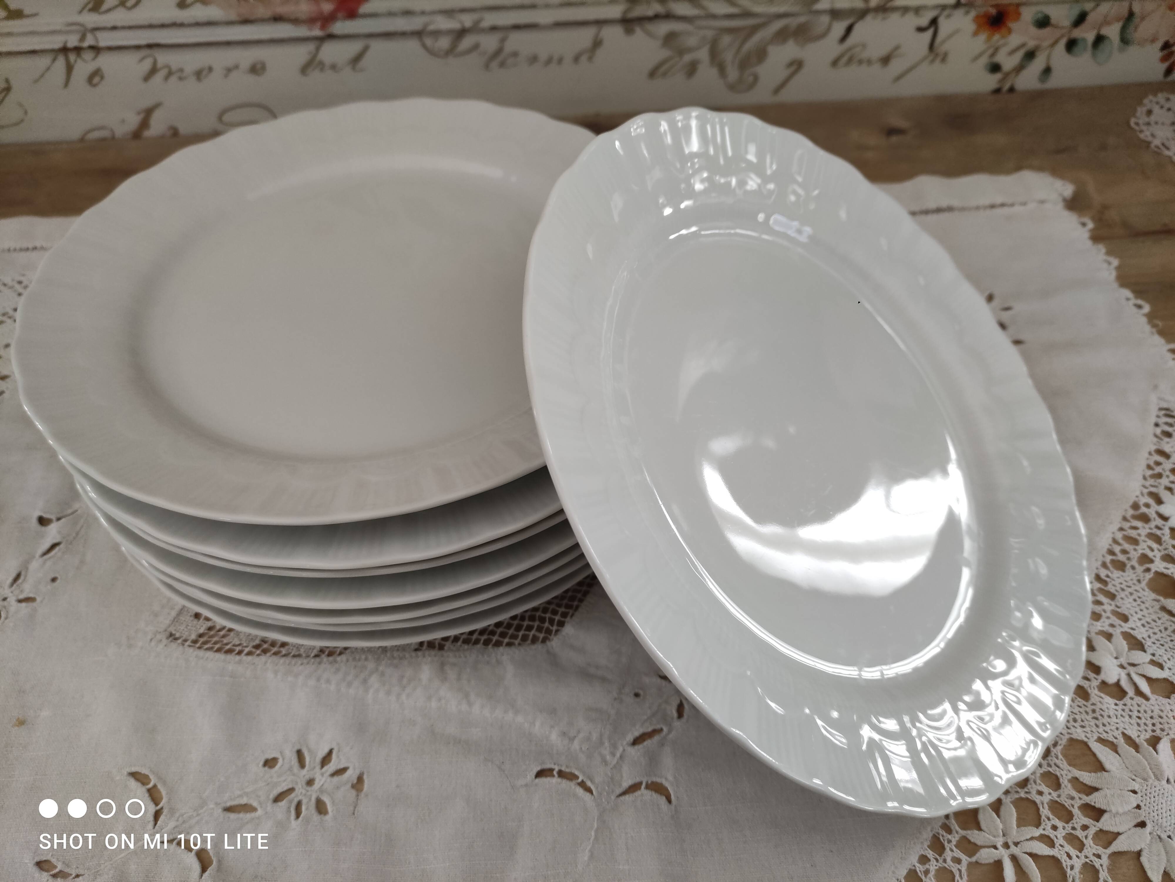 Lot de 8 assiettes plates en porcelaine blanche Bavaria marli en relief ...