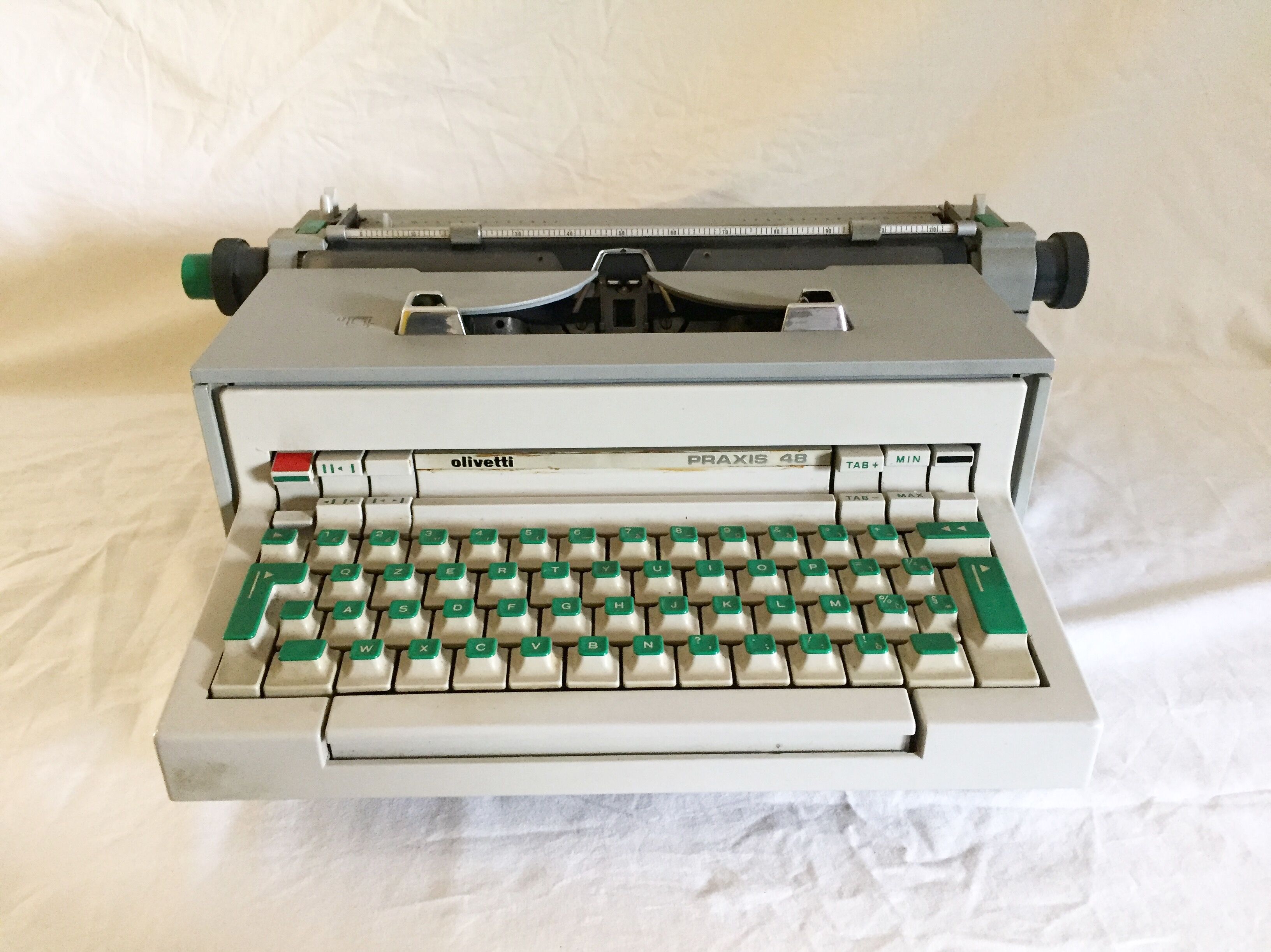 Machine à écrire Olivetti Praxis 48 | Selency