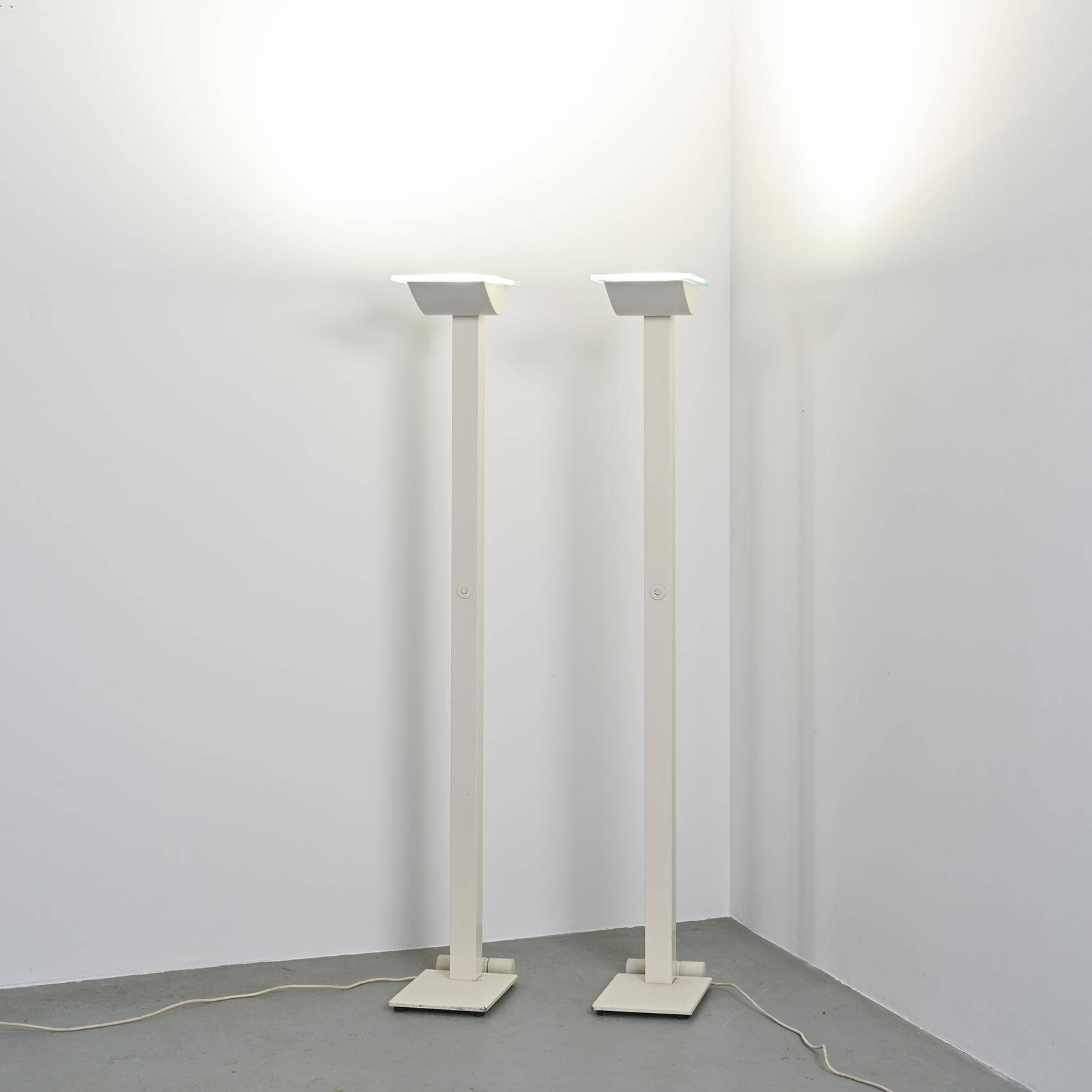 Paire de lampadaires ID-S par Ettore Sottsass, Zumtobel, vers 1987 ...