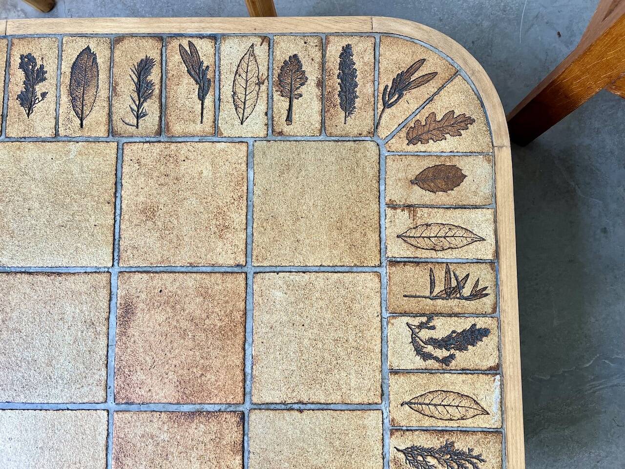 Table basse Roger Capron, modèle Herbiers en hêtre massif, format carré | Selency