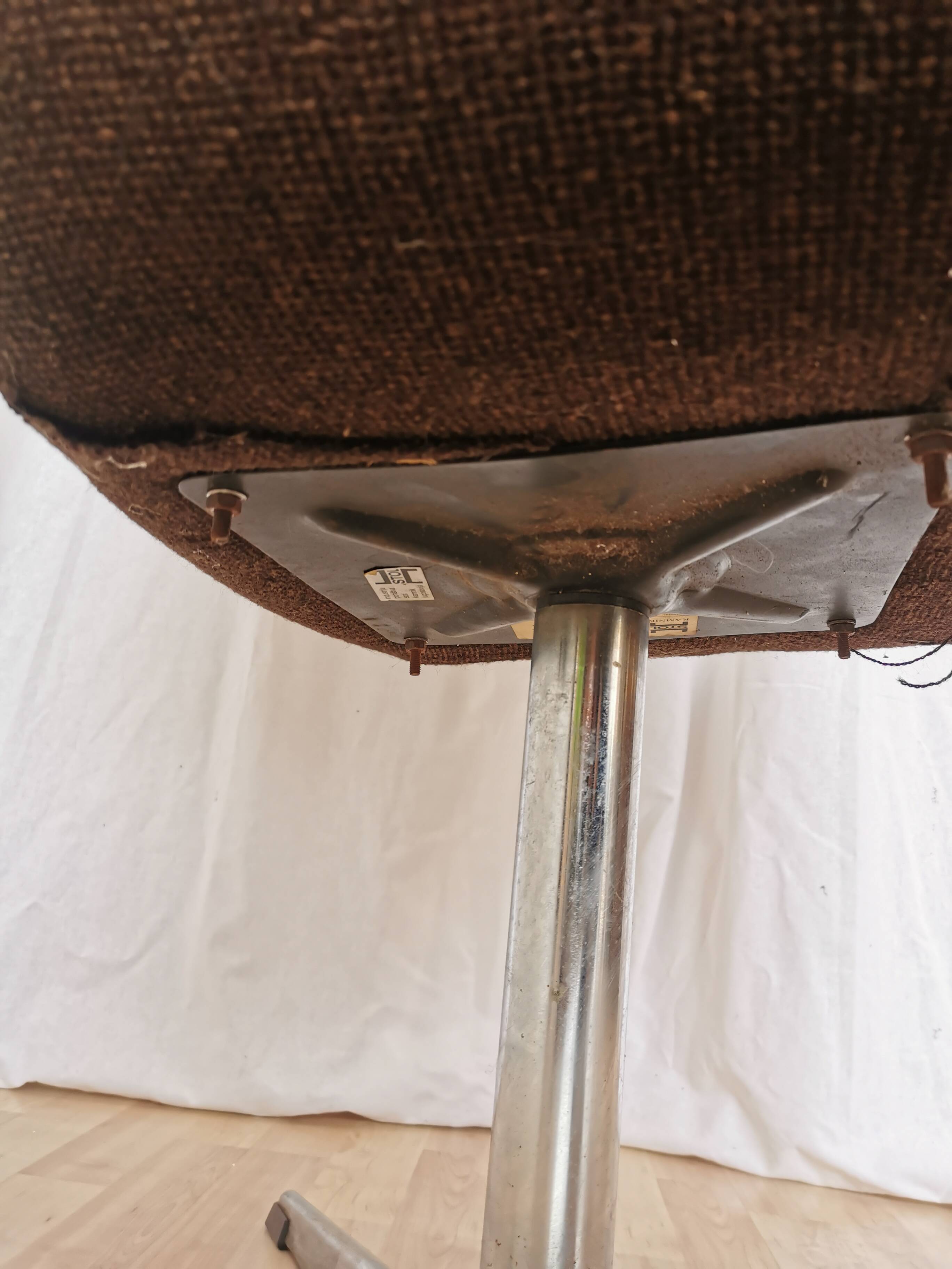 Fauteuil pivotant vintage Mid-Century Modern Egg - STOL Kamnik 1970s | Selency