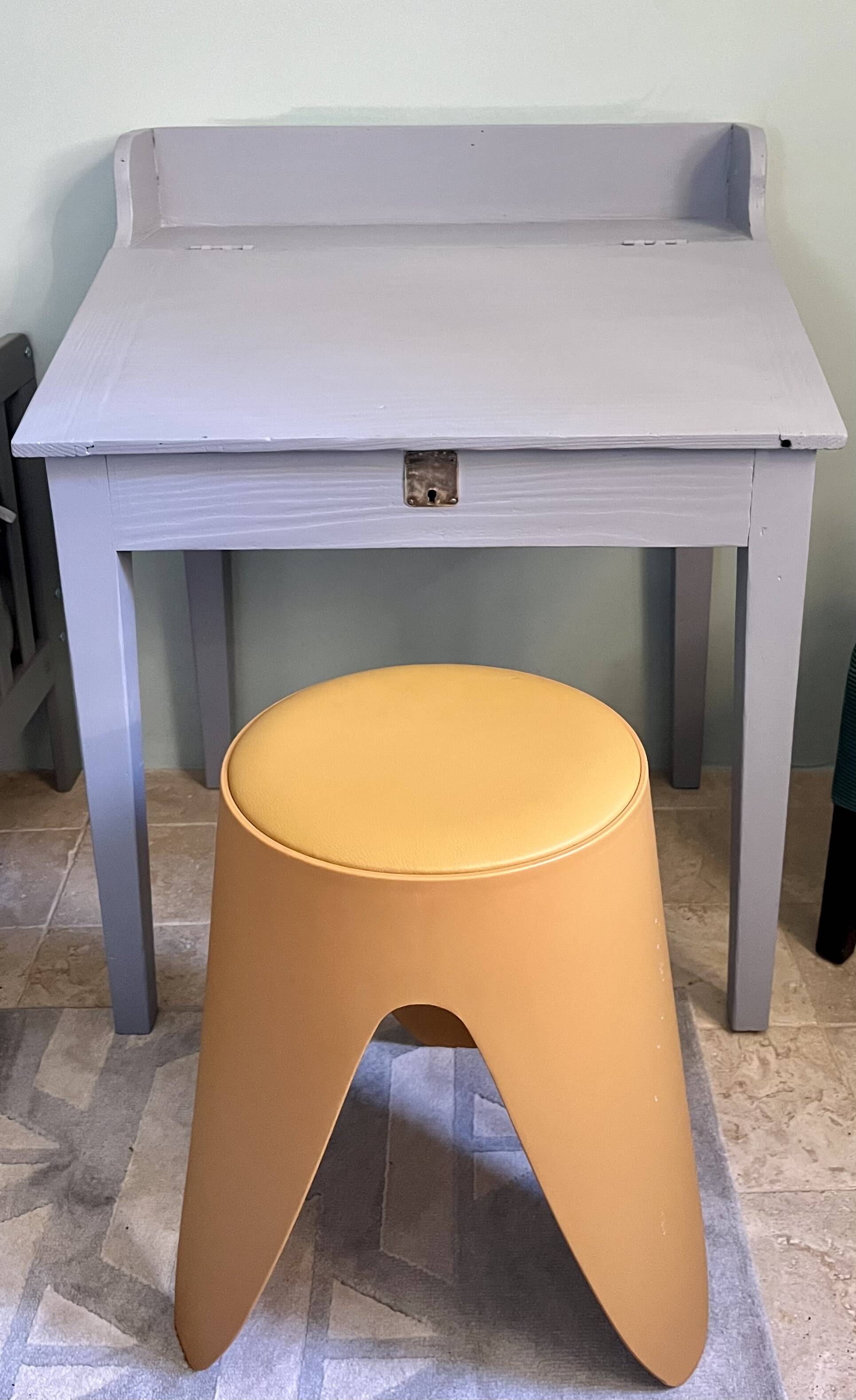 Petit bureau enfant vintage gris | Selency
