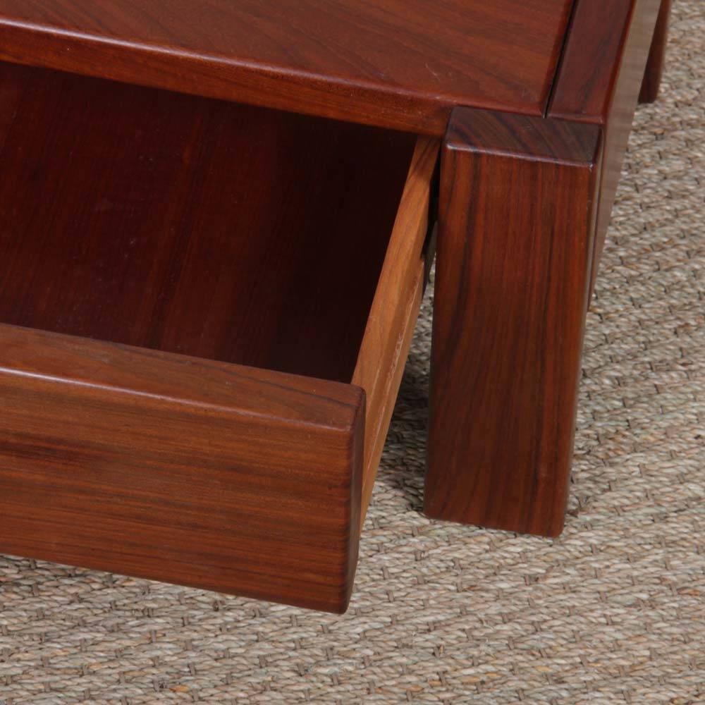 Paire de tables de chevet en orme pour Maison Regain, 1970 | Selency