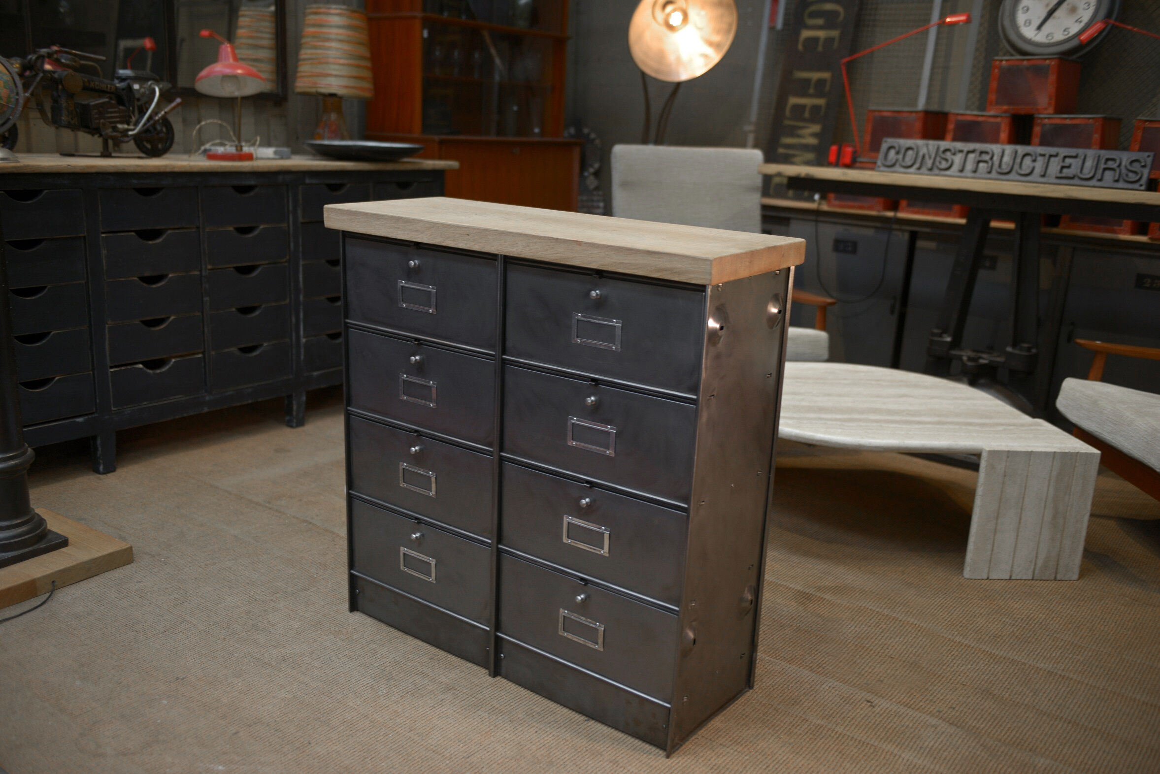 Meuble bas Ronéo à 8 clapets en métal 1960 | Selency