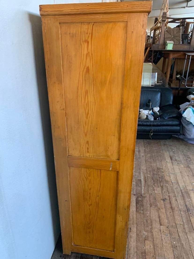 Armoire parisienne vintage à 2 portes coulissantes Armoire d'internat ...
