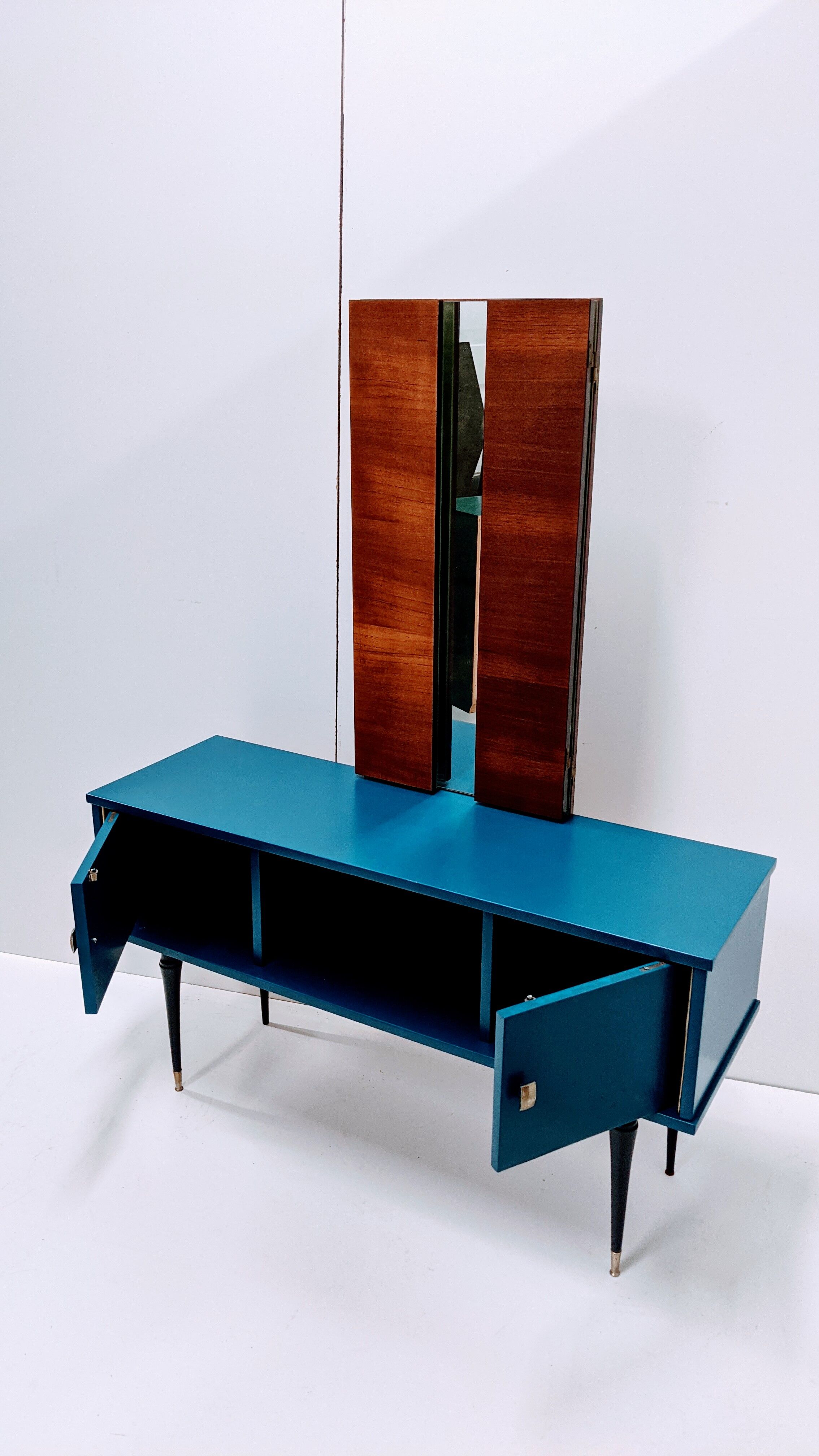 Coiffeuse vintage en bois bleu miroir triptyque pieds fuseaux | Selency