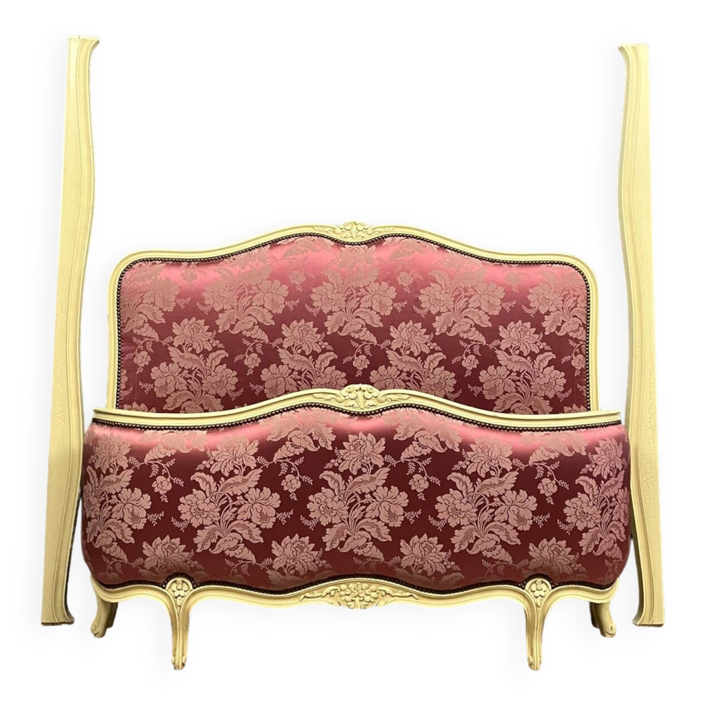 Lit corbeille de centre de style louis xv en bois laqué et sculpté vers ...