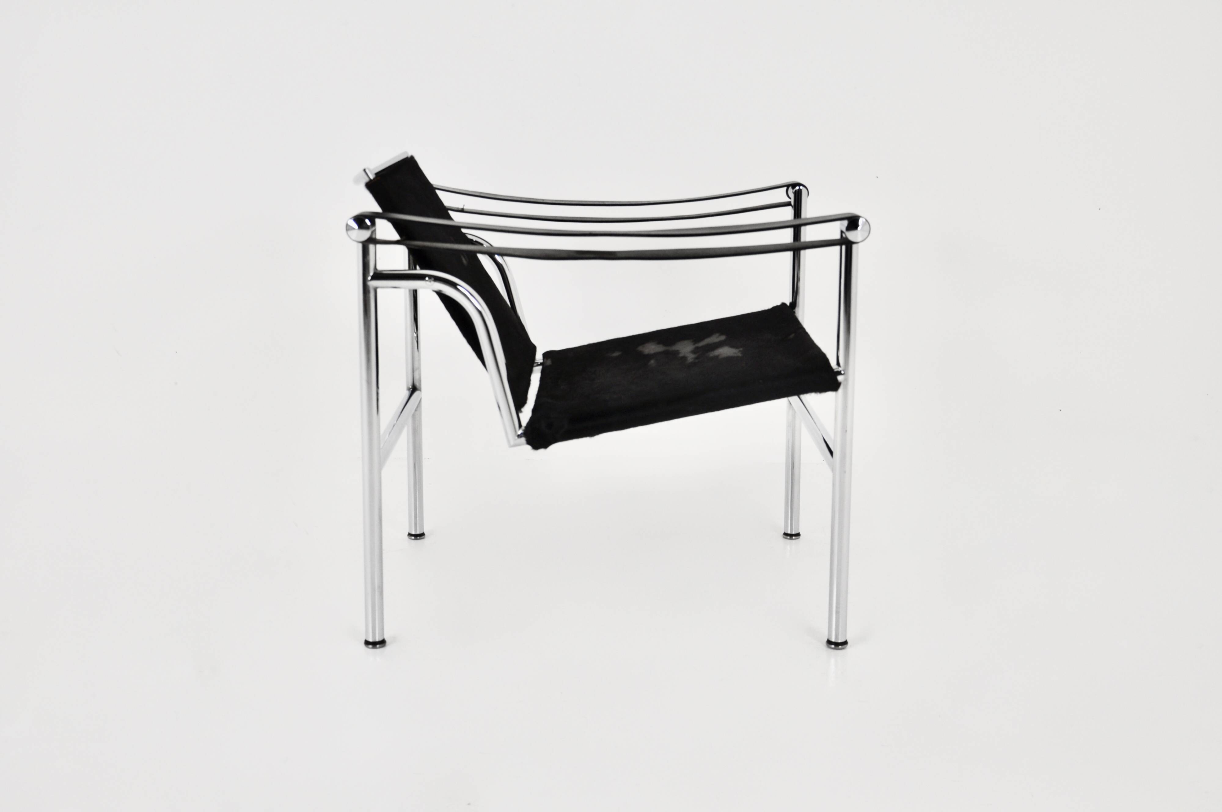 Fauteuils LC1 en peau de vache par Le Corbusier pour Cassina, 1970s ...