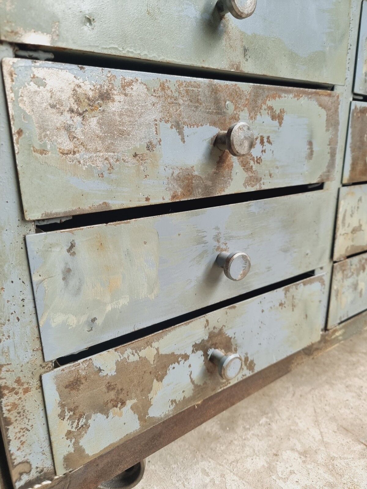 Commode industrielle acier avec bois 67 x 147 cm | Selency