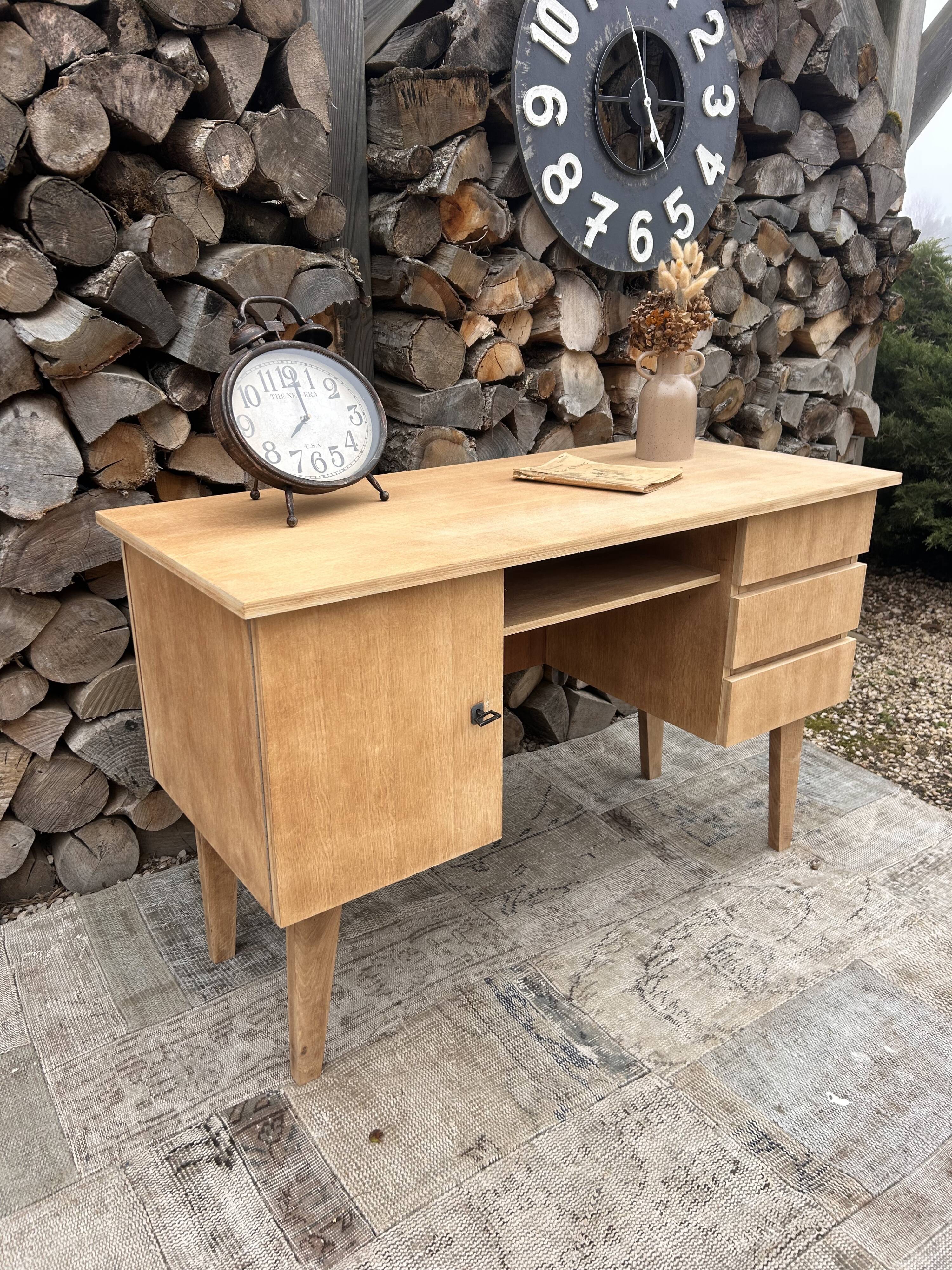 Bureau ancien rénové | Selency