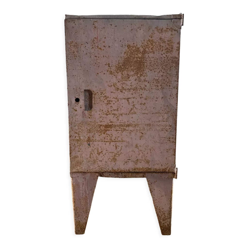 Meuble d’atelier industriel en fer rose | Selency