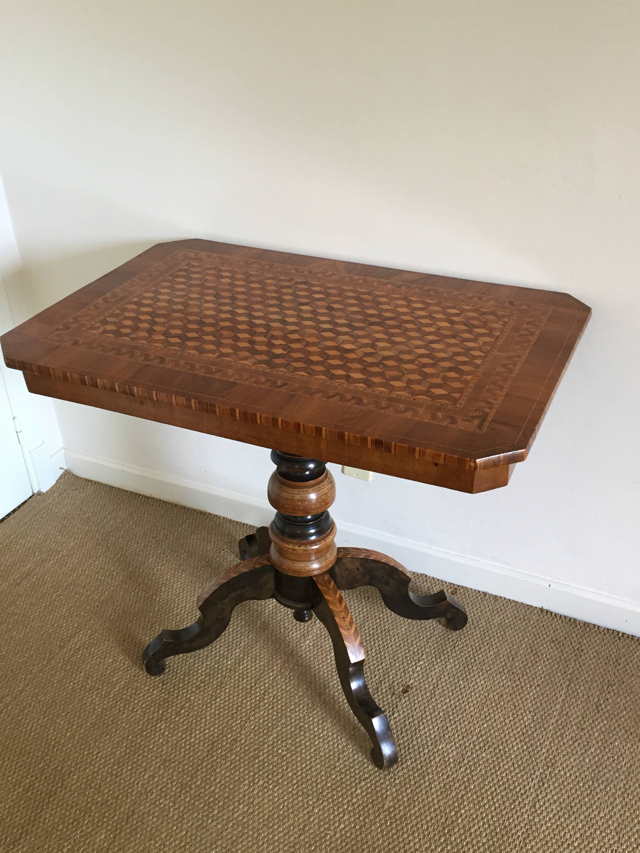 Table, guéridon italien de Sorrente en marqueterie fine | Selency