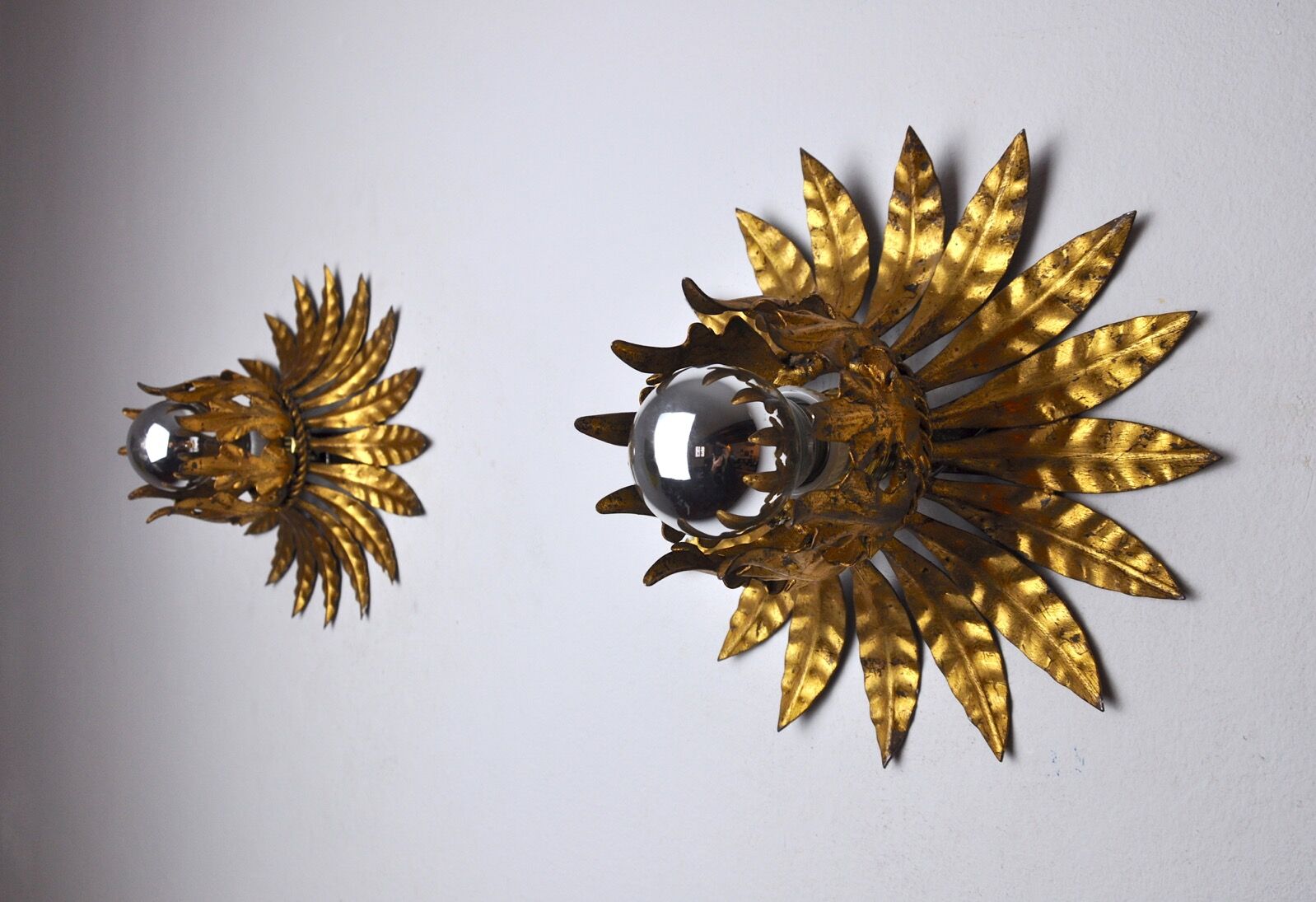 Paire d'appliques " Soleil" par Ferro Arte, midcentuy, Espagne | Selency