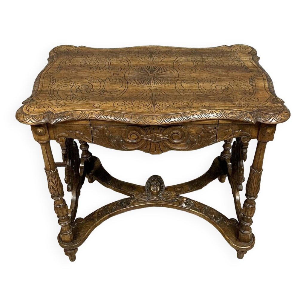 Bureau Renaissance double face en noyer sculpté de motifs végétaux sur ...