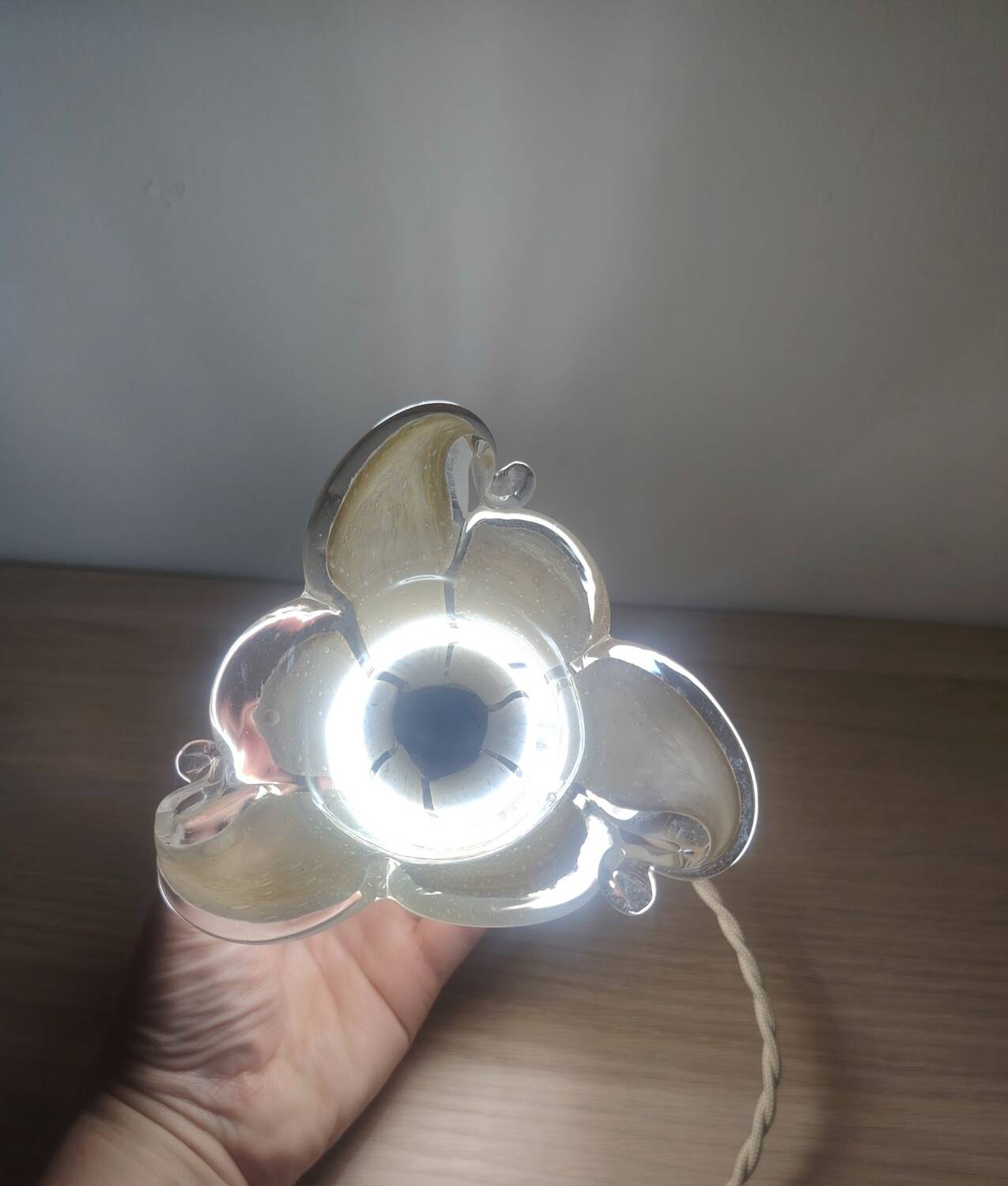 Lampe de chevet en verre de Murano formant une fleur | Selency